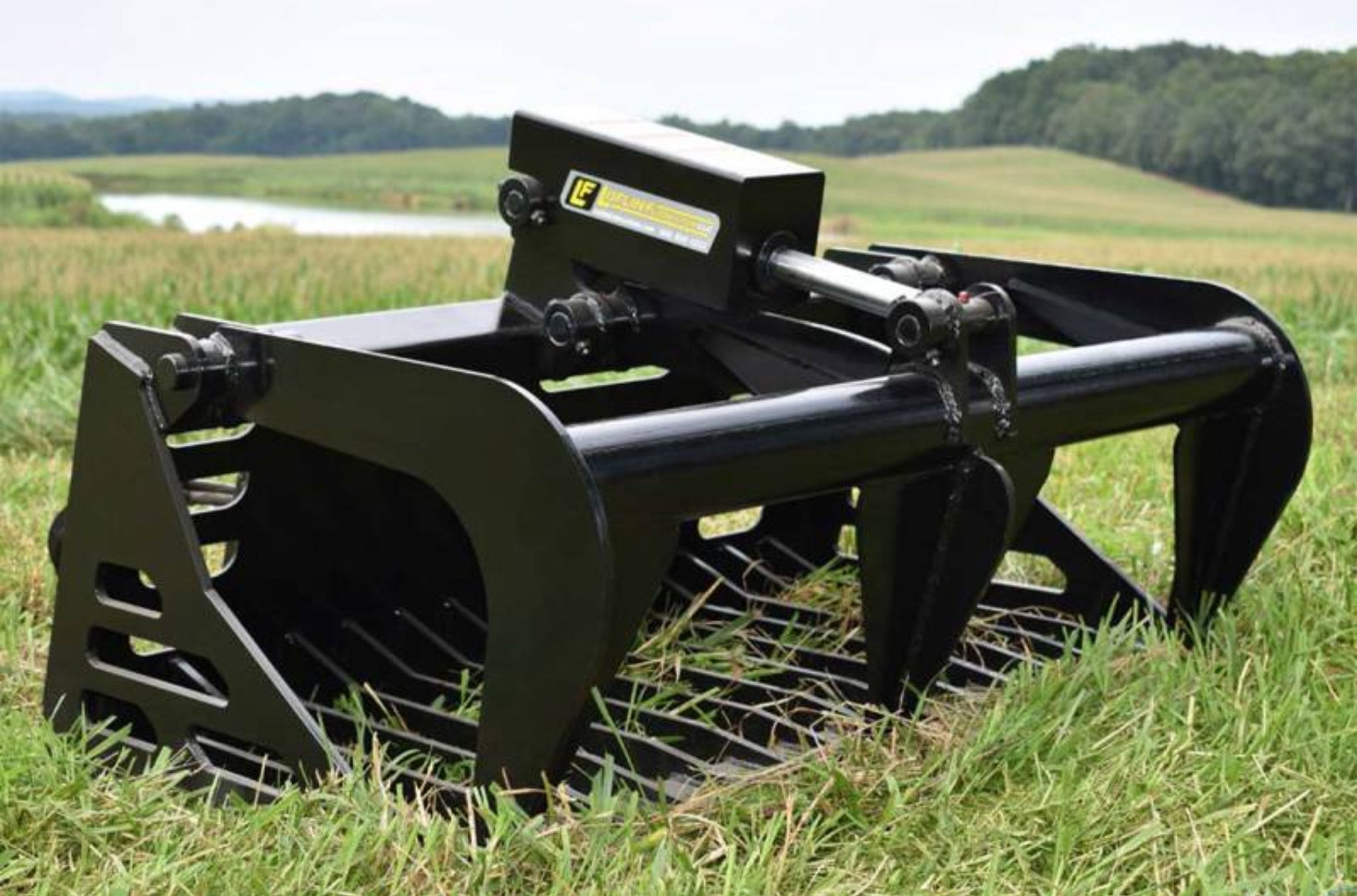 Loflin Fabrication Mini Rock Bucket Grapple – Carson Attachments